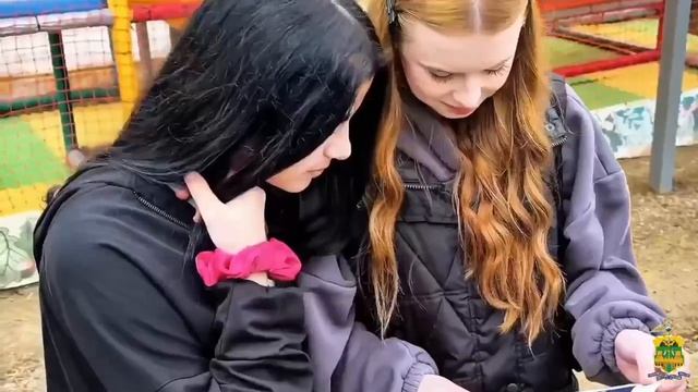 Инспектор-кинолог вместе с пушистым товарищем раздали памятки о кибермошенничестве