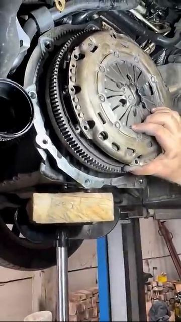 Стеклянный авто 🥶 #automobile #авто #юмор #автостудия #ремонт #автомасла #mechanic #сто