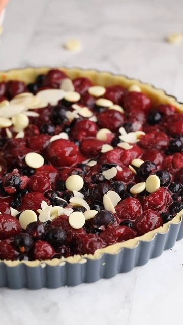 Вишневый пирог с миндалем и белым шоколадом 🍒