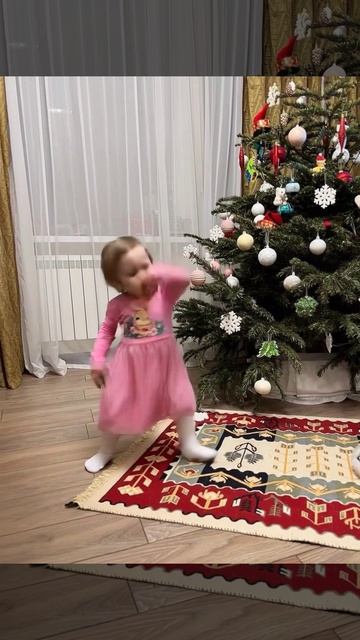 Кнопка ▶️ Танец ▶️ нажата!