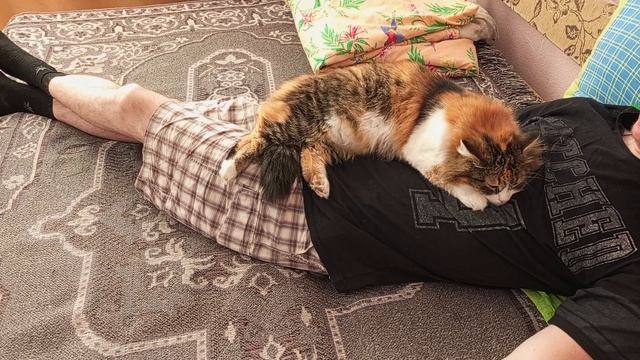 Муся дружит с моим внуком