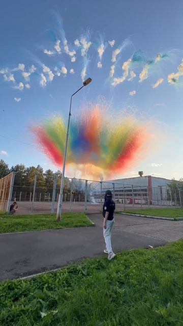 Радужная пыль. Дневной фейерверк