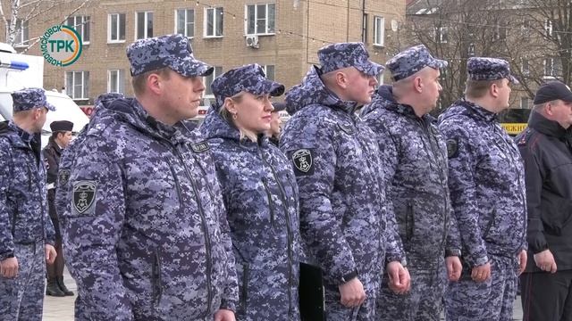 Строевой смотр сотрудников полиции