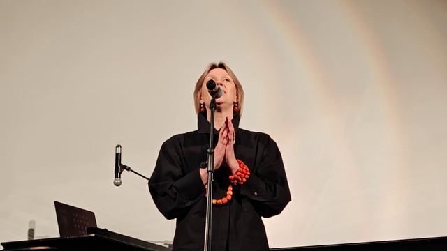 Анна Сеничева - "На линии горизонта"