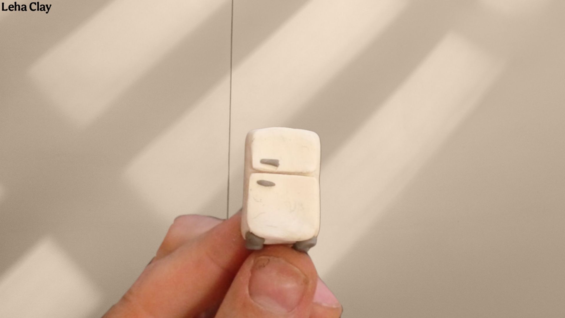 Как слепить Холодильник из пластилина / Холодильник или Морозилка из пластилина миниатюрную