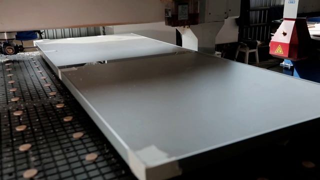 Как производят двери на фабрике межкомнатных дверей DreamDoors. Смотрите видео с фабрики