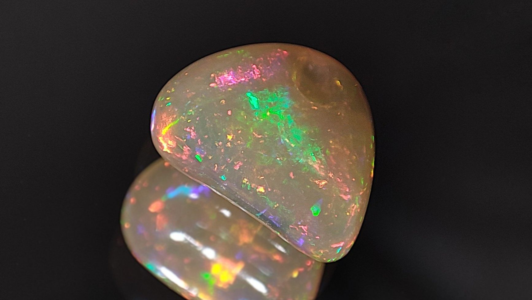 Опал груша 2.99 ct. Эфиопия  + гемм. заключение