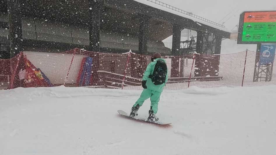 В горах Сочи из-за снегопада продлили горнолыжный сезон