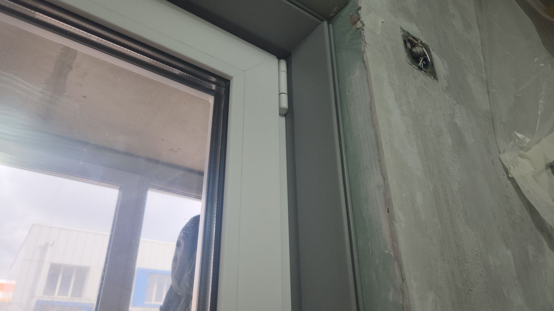 Монтаж безуголковых и безсиликоновых деревянных откосов лофт 🪟 🪵