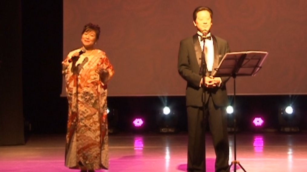 Р. Паулс - А. Вознесенский, Миллион алых роз