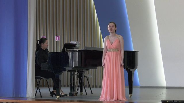 «Тоска по весне» Исполняет лауреат всероссийских конкурсов - Александра Сенина.