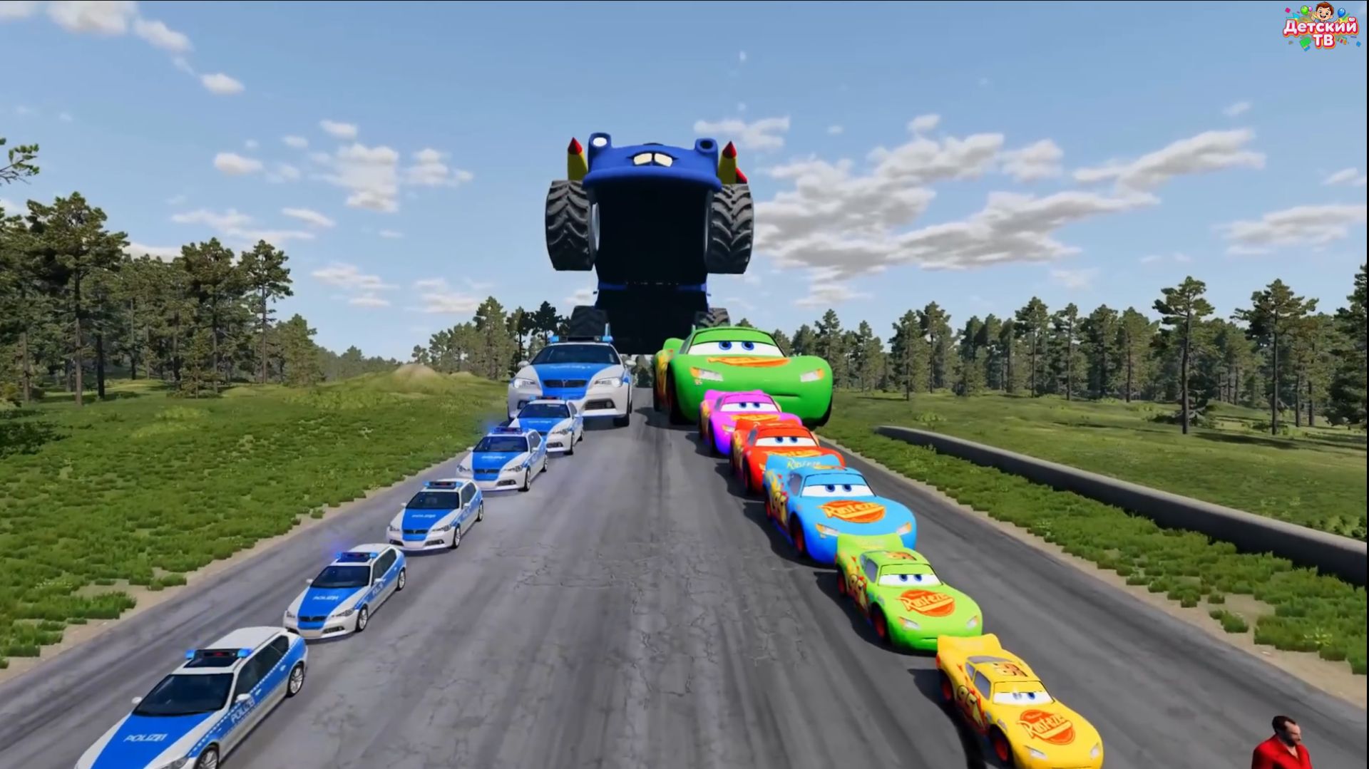 Молния Маккуин и полицейская машина 🚗 Гонка с препятствиями с Маком! Мультик для детей