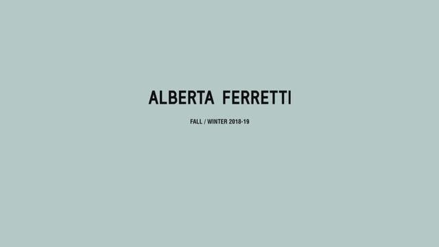 Показ женской коллекции Alberta Ferretti осень-зима 2018-2019