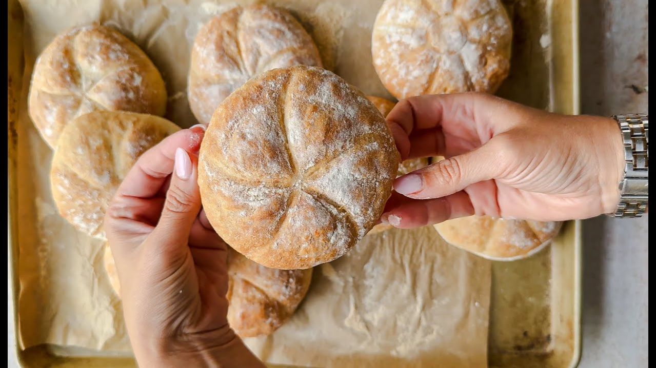 Лёгкий рецепт булочек "Кайзер" — обойдёмся без миксера