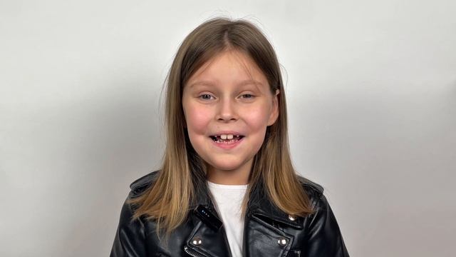 Алиса, 8 лет, видеовизитка