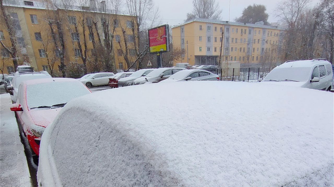 Москву засыпало снегом. Ожидается сильное похолодание