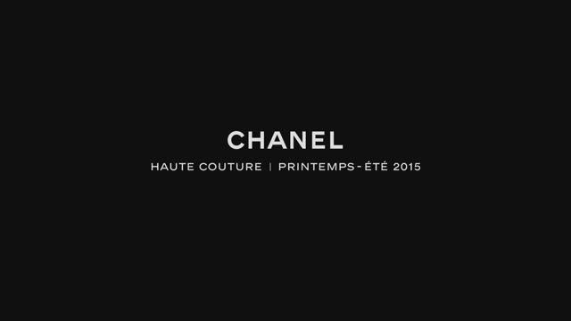 Показ женской коллекции Chanel весна-лето 2015