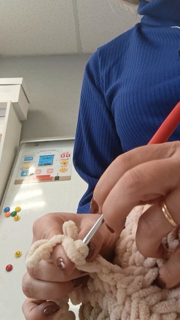 Вяжу подушку Кот батон