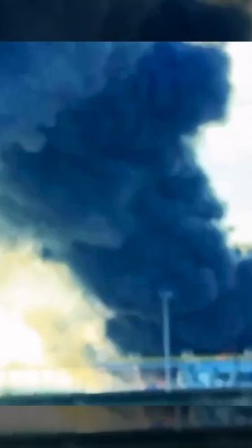 Волгоград. Горит завод после прилётов ВСУ