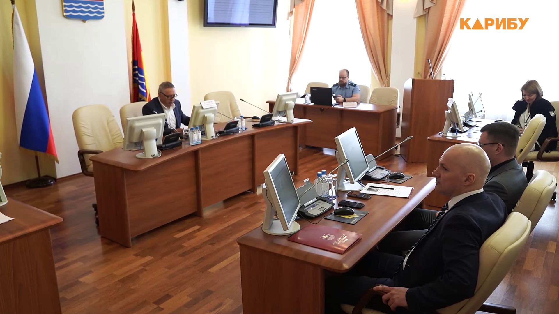 Восемь проектов решений рассмотрели депутаты на заседании профильной комиссии