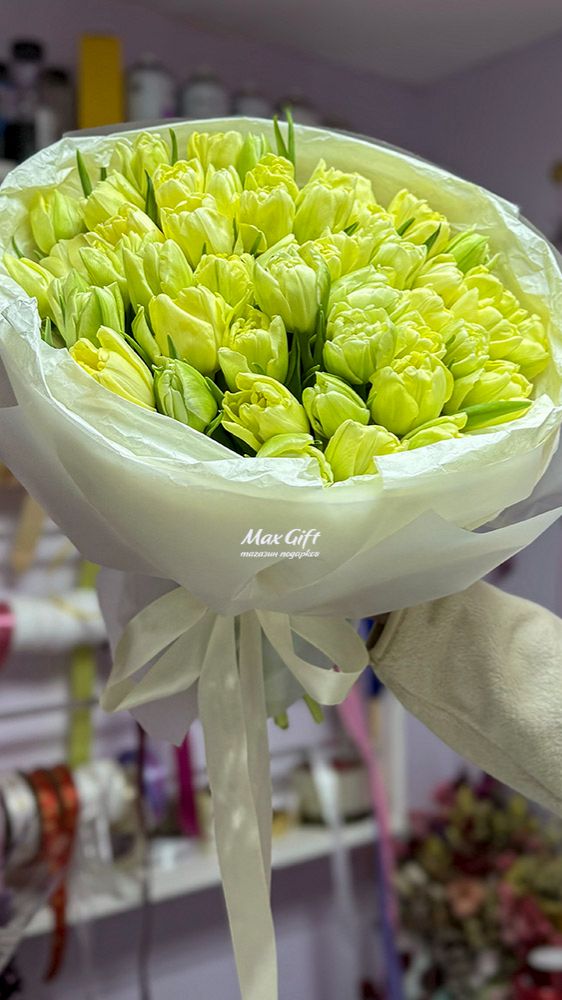 Монобукет из 43 белых тюльпанов