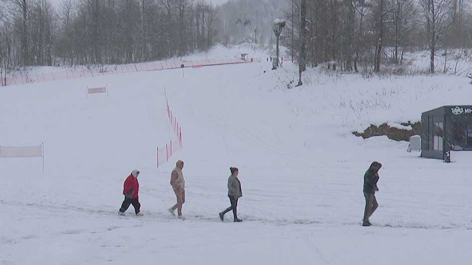 На сочинском курорте лыжный сезон сменился прогулками по горам