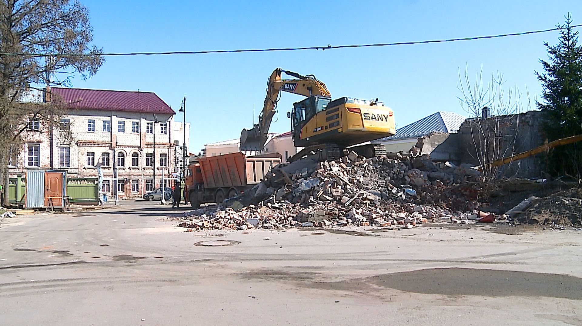 (Рыбинск-40) БЕСПЛАТНАЯ ПАРКОВКА В ЦЕНТРЕ