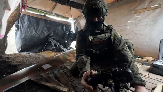 БПЛА vs бронеавтомобиль HMMWV. Сумская область.