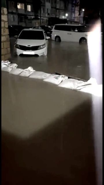 В квартире во время потопа в Дагестане