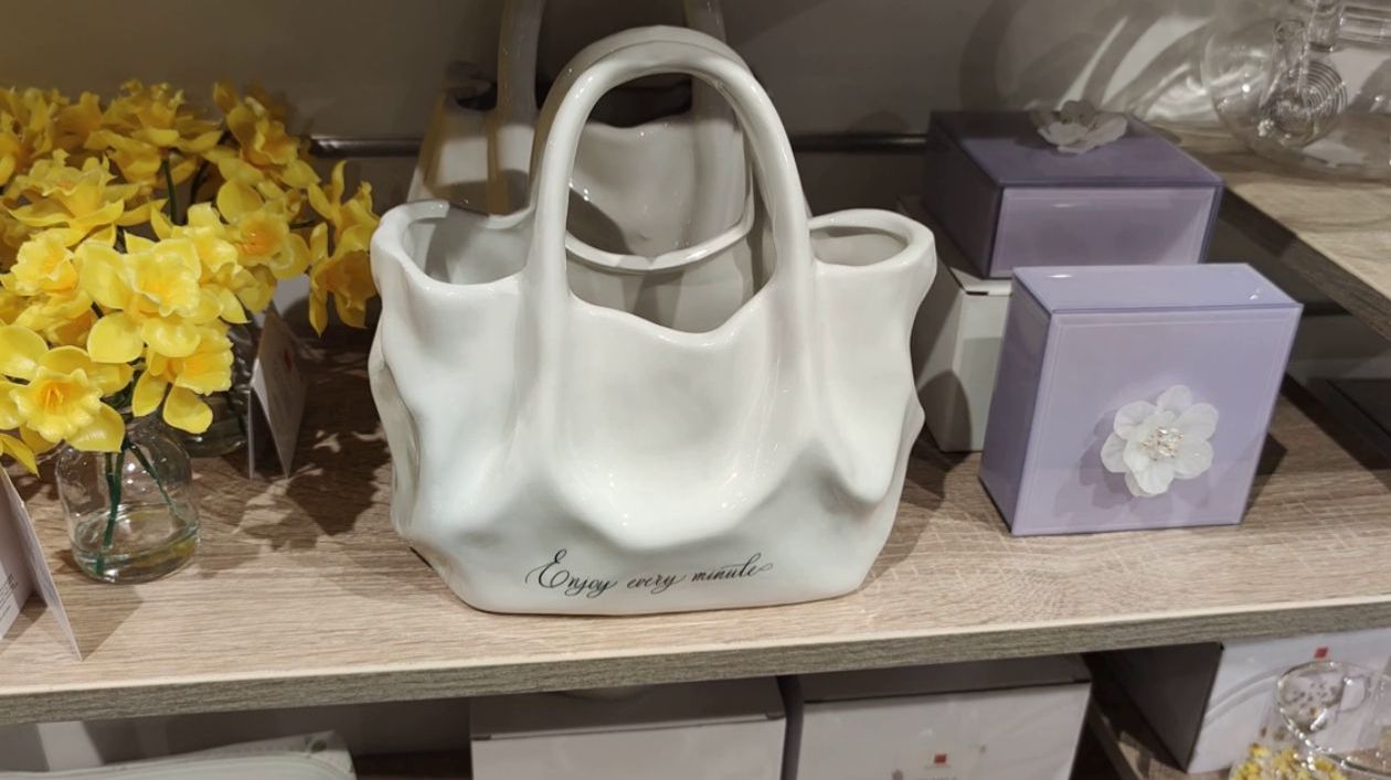 Цветы шкатулки вазы кружки чашки и в паре с блюдцами Гламур и нарядность для кухни Kuchenland Home