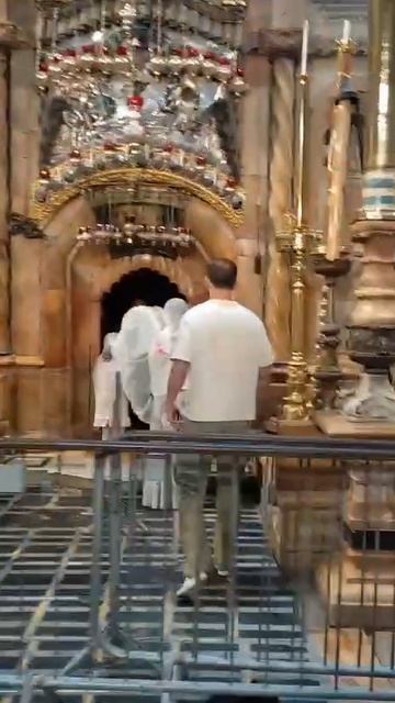 Власти Израиля открыли доступ в храм Гроба Господня