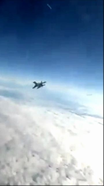 СУ 35 подрезает F 16