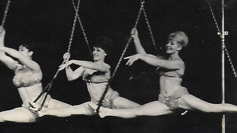 Династия: архивное видео -воздушная гимнастка Людмила Соколова в номере "Гимнасты на кольцах" 1965г.