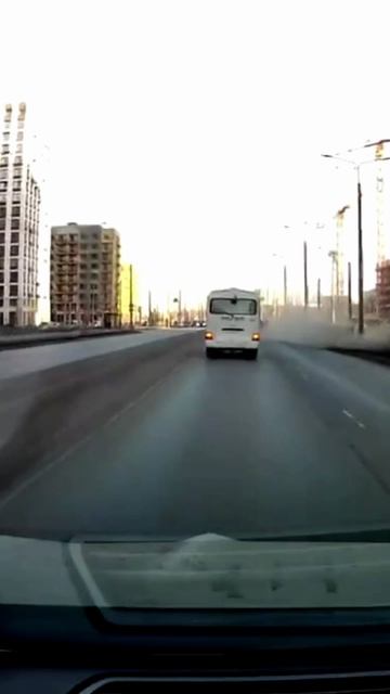 Движение на улице Крупской в Омске