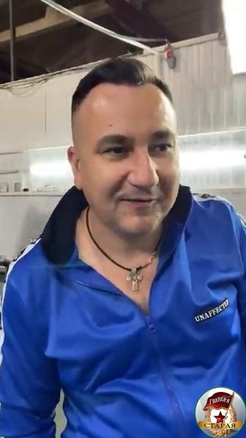 Блондинка в автосервисе.12