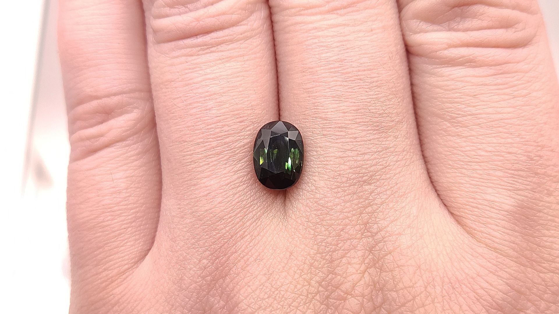 Турмалин Верделит овал 2.54 ct. Пакистан + гемм. заключение