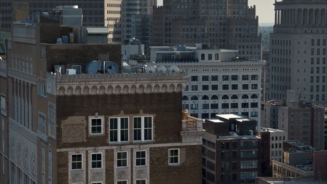 Видео над зоной сервиса