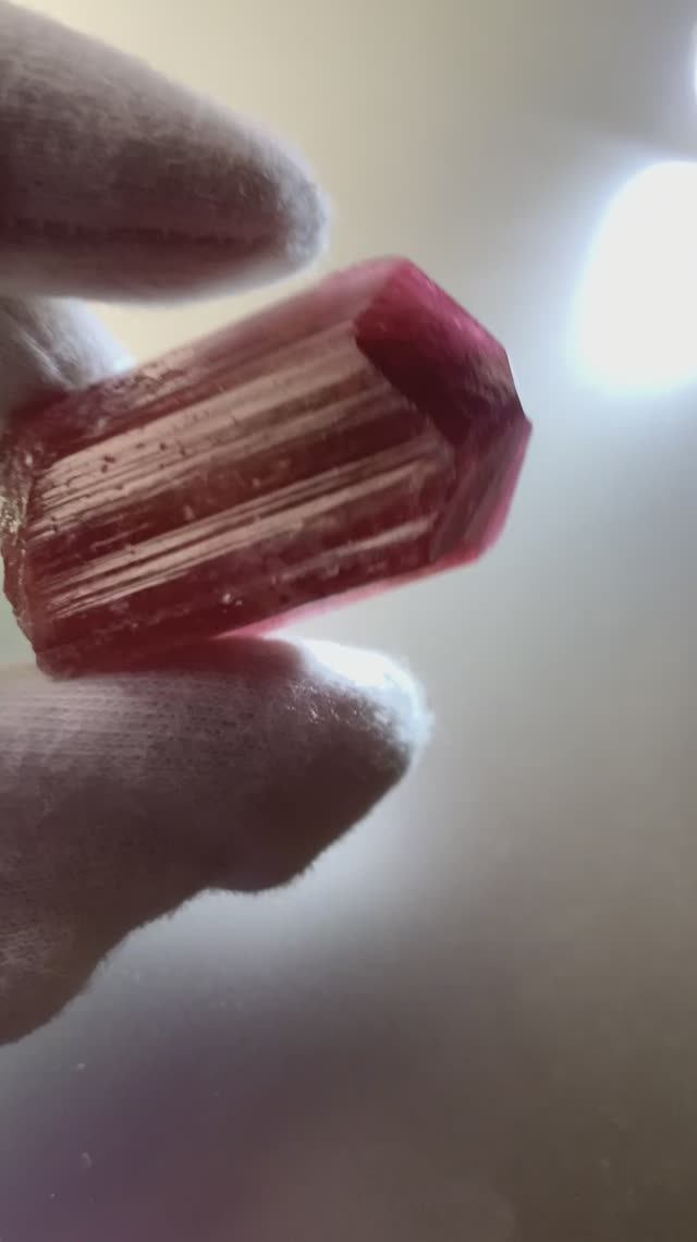 Турмалин рубеллит кристалл Забайкалье