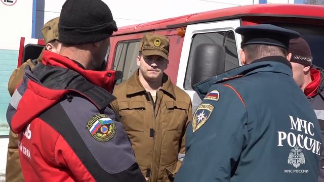 Смотр аэромобильной группировки МЧС России прошел в Хабаровске