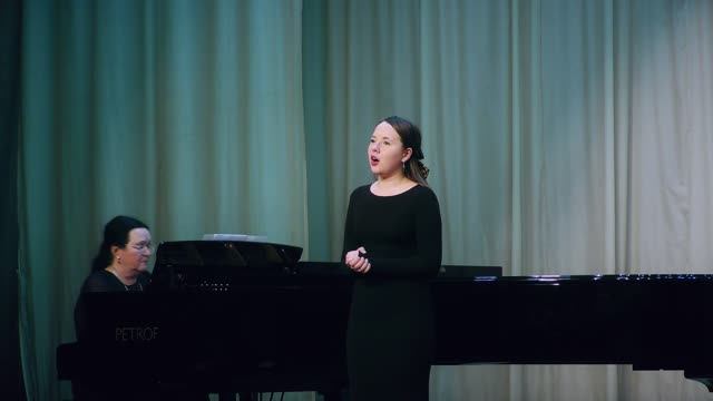 В.Моцарт - ария Барбарины из оперы «Свадьба Фигаро»