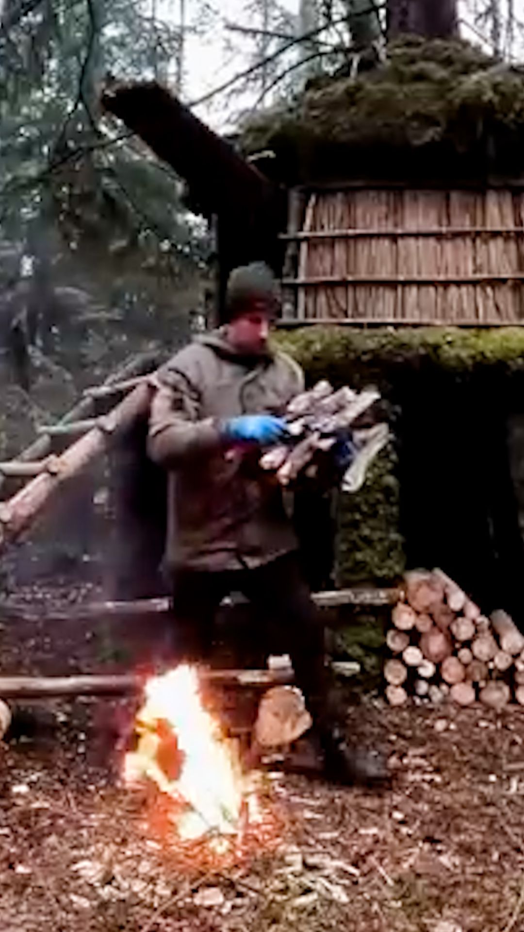 Готовлю обед на костре в лесу