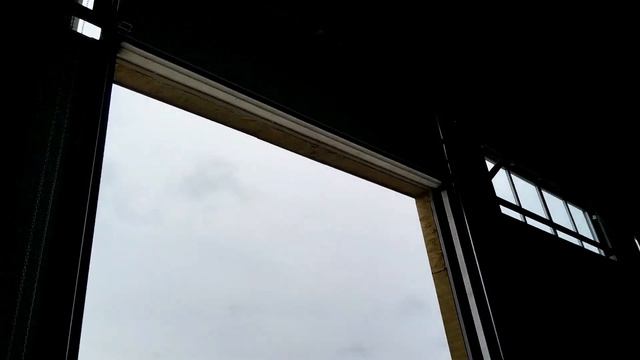 Промышленные ворота . Вертикальный монтаж