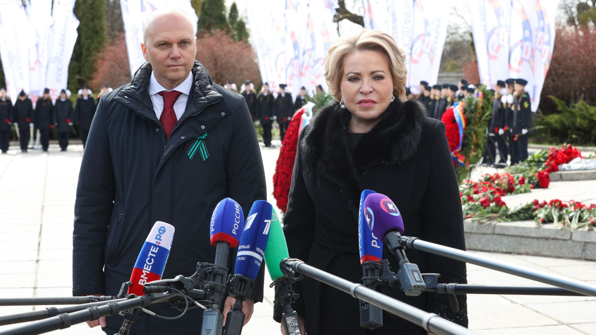 Пресс-подход Валентины Матвиенко в ходе рабочей поездки в Калининградскую область