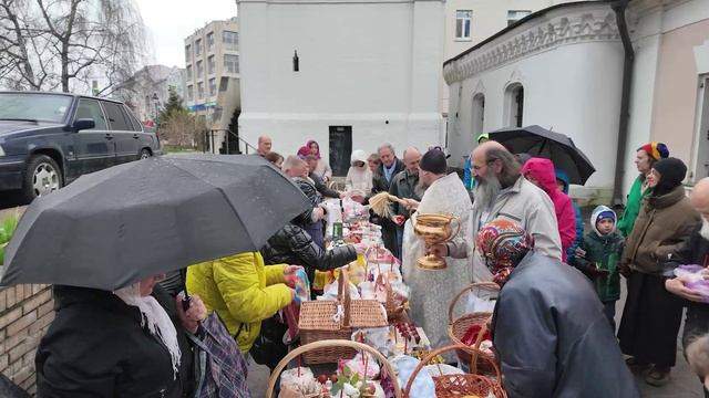 Освяшение куличей