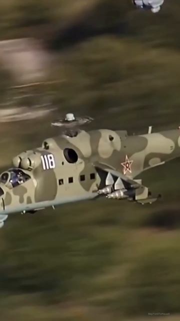 Ми-24Д с бортовыми номерами 118 и 120