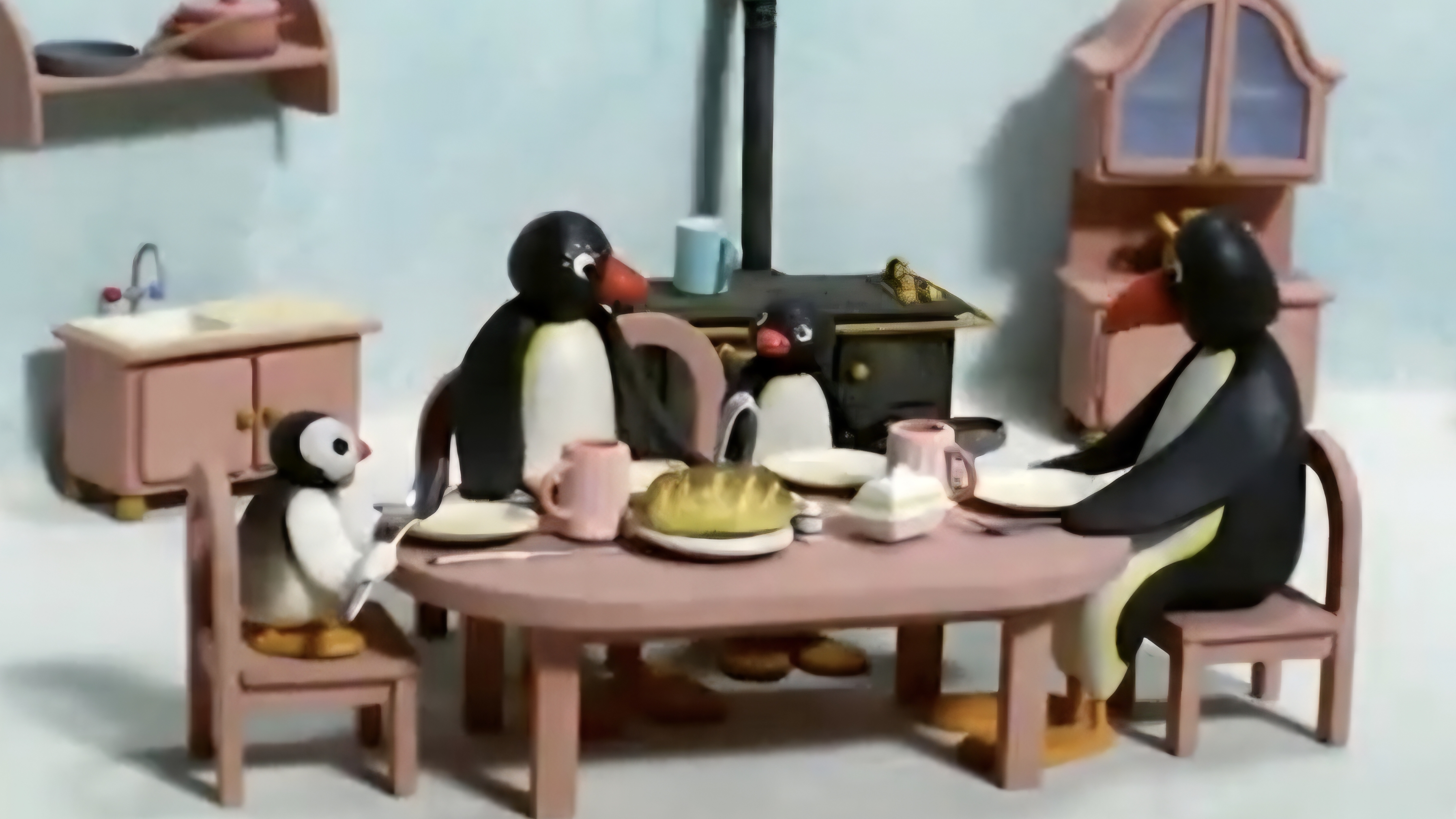 МУЛЬТИК ДЛЯ ДЕТЕЙ ПРО ПИНГВИНОВ 🐧🐧. СЕМЬЯ ПИНГВИНОВ ГОТОВИТ БЛИНЫ.  МУЛЬТФИЛЬМЫ ДЛЯ ДЕТЕЙ.