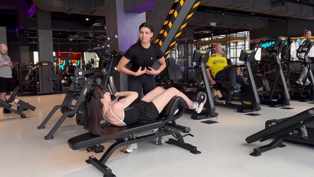 Прямые скручивания на пресс на Римской скамье