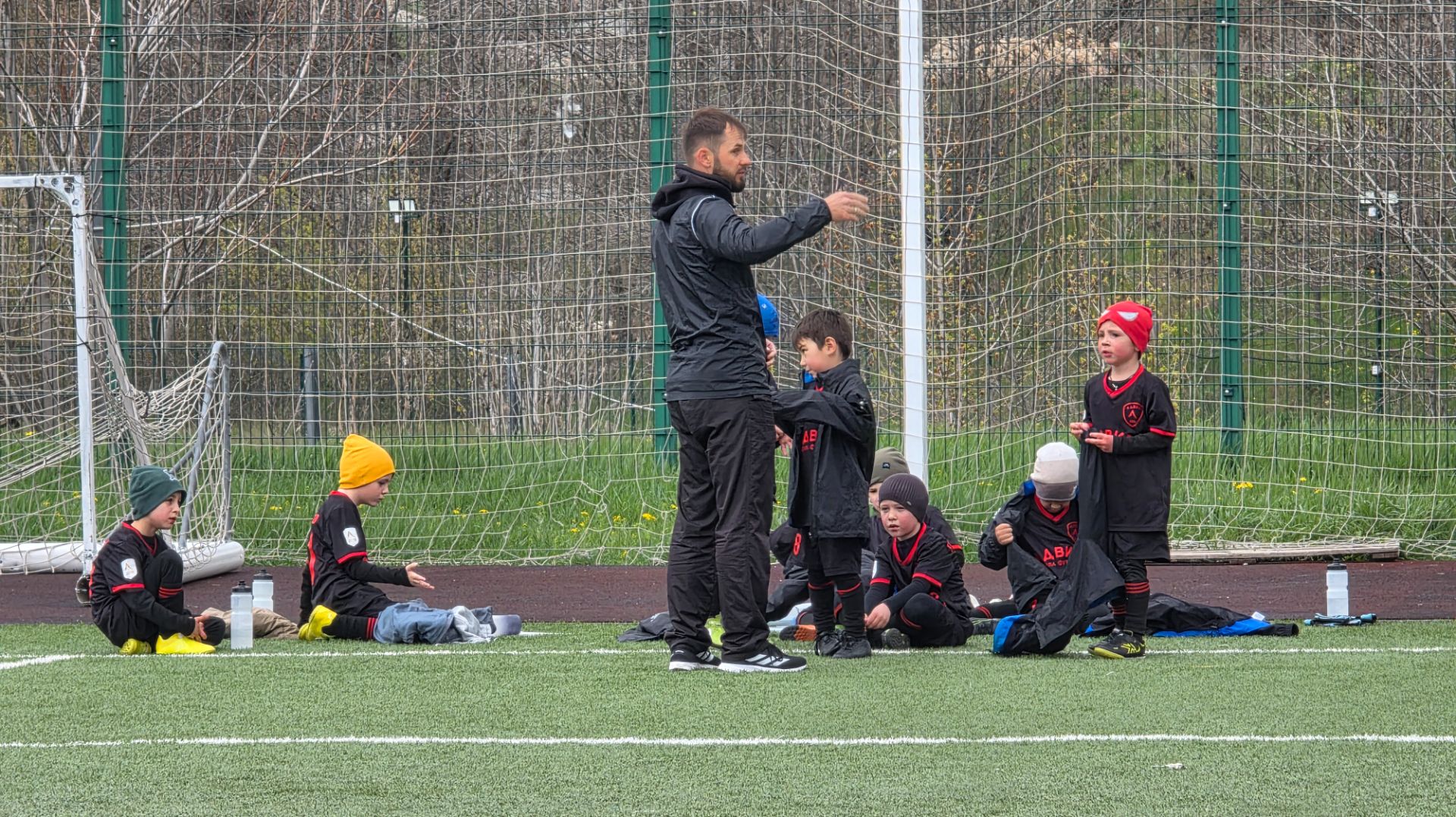 11.04.2026-ДСК "Фарватер" синие г.Севастополь : ДШФ "Адвир" красные. 1 тайм