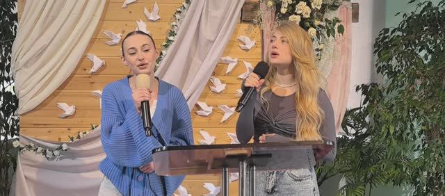 Спивак Анна Луиза и Радмила – «Со мною будь»