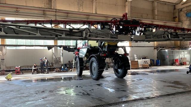 Hardi Alpha evo III 4200 Twin Force - обзор снаружи (штанга)